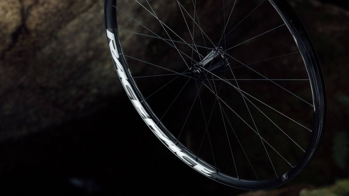 Race Face adds strength and vertical compliance to its Enduro World ...