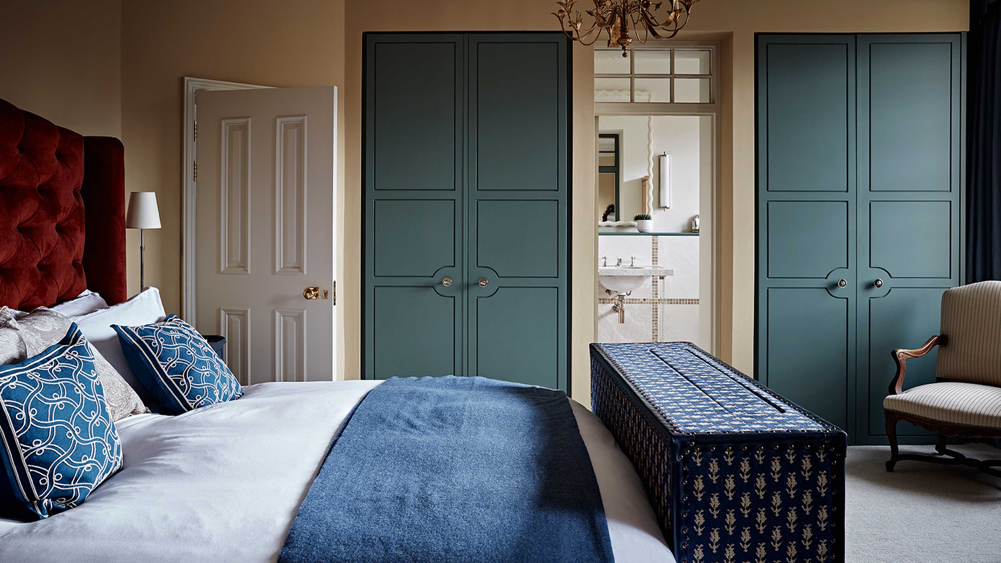 Experts Share The Best Places To Store Bed Linen