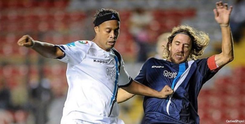 Ronaldinho nets screamer against ex-Barcelona team-mate Carles Puyol ...
