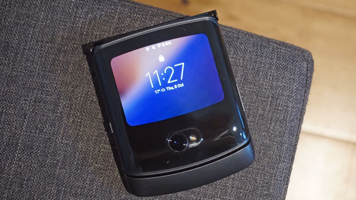 Samsung Galaxy Z Flip 3 vs Motorola Razr 5G: battle of the clamshell ...