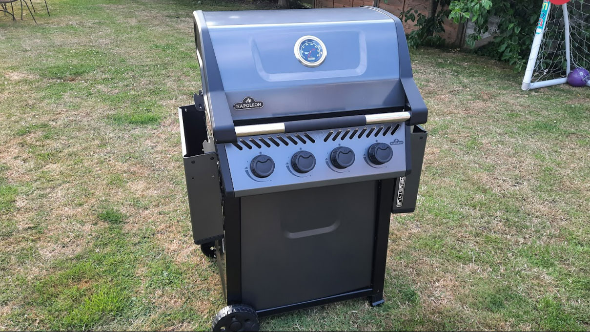 Napoleon Freestyle 425 review | Top Ten Reviews