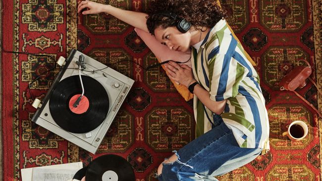 CD vs vinyl: Which sounds better and why it matters | Louder