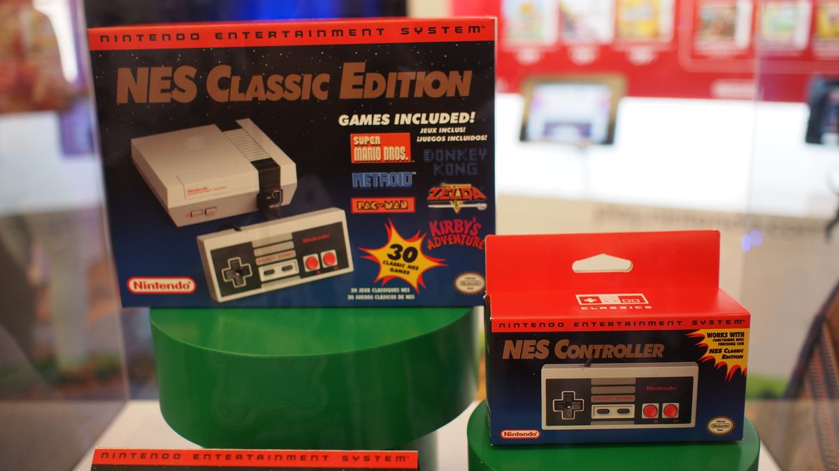 Here's what the mini Nintendo NES Classic Edition looks like in the ...