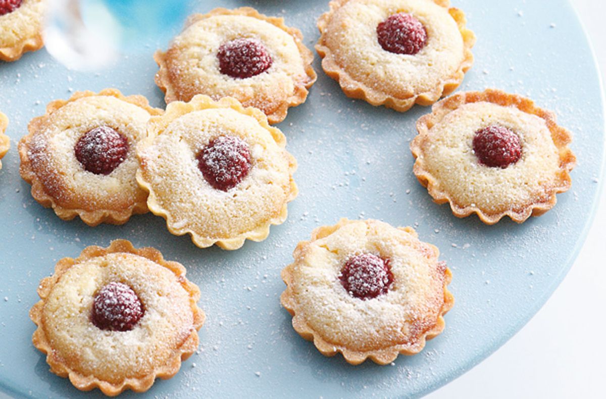 Mini raspberry and frangipane tarts | British Recipes | GoodtoKnow