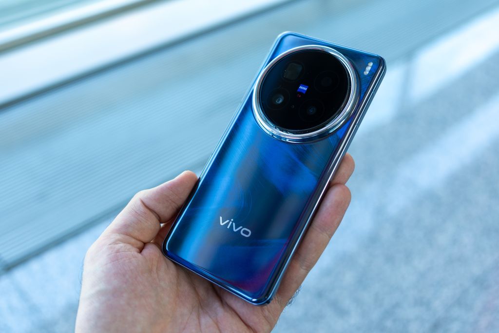 Vivo X200 Pro review: I spent five days with the 200MP Zeiss telephoto ...
