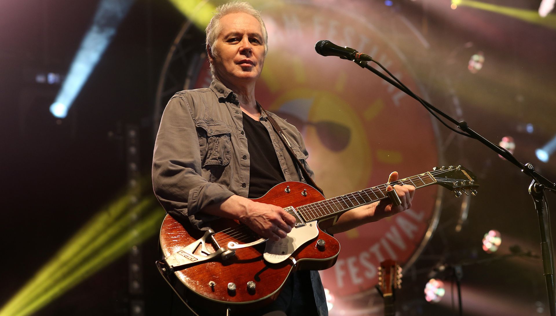 Shane Fontayne played the Stairway to Heaven solo in front of Jimmy ...