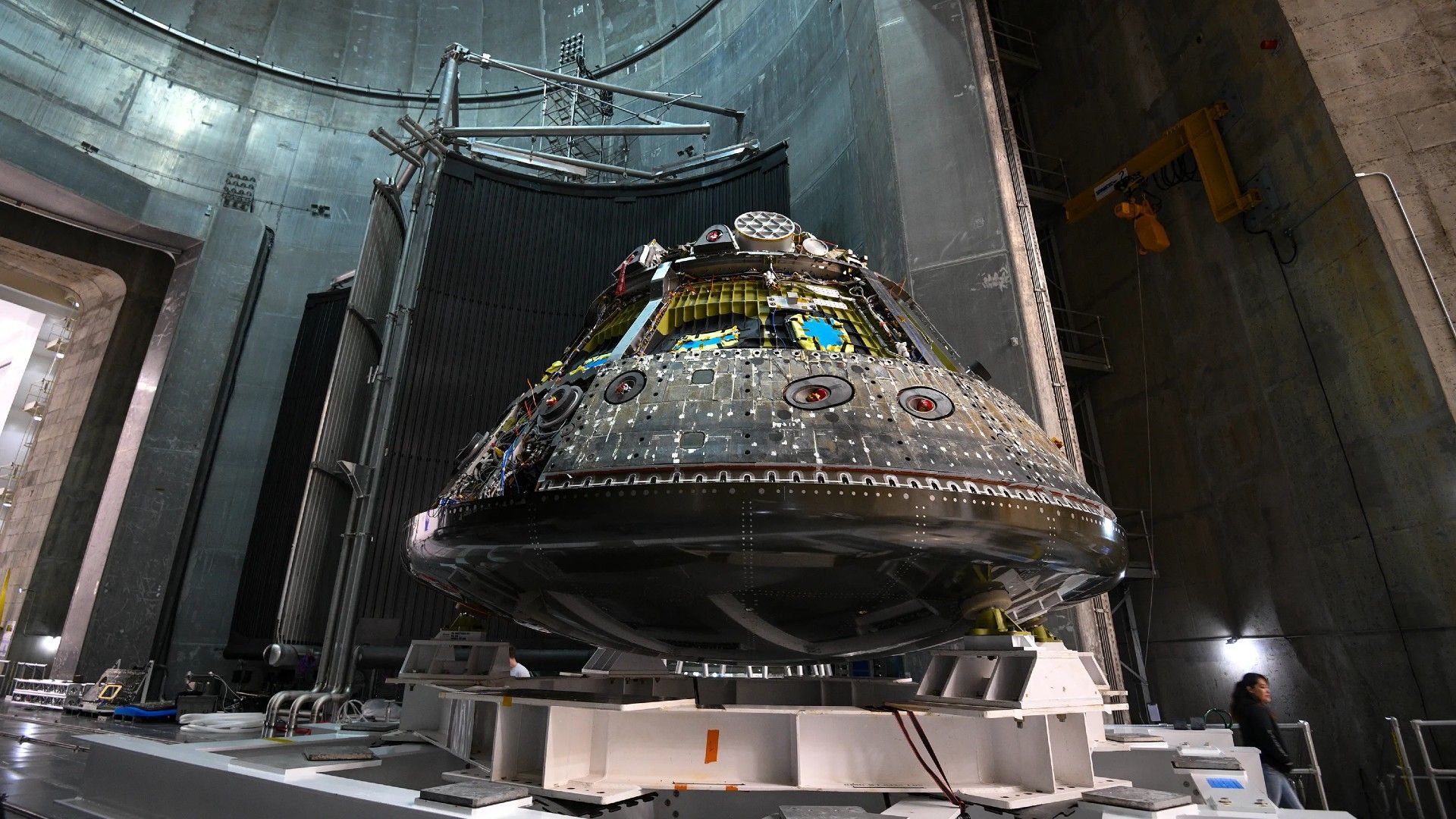 Watch NASA's Artemis Orion moon spacecraft blow its top during testing ...