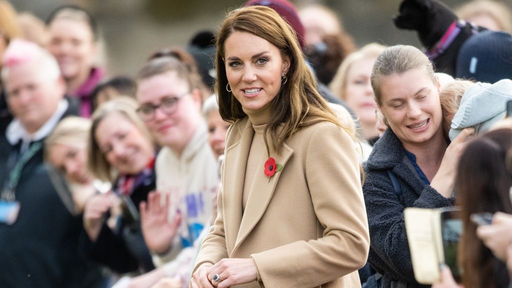 Kate Middleton tells child 'I'm not going to steal your crisps ...