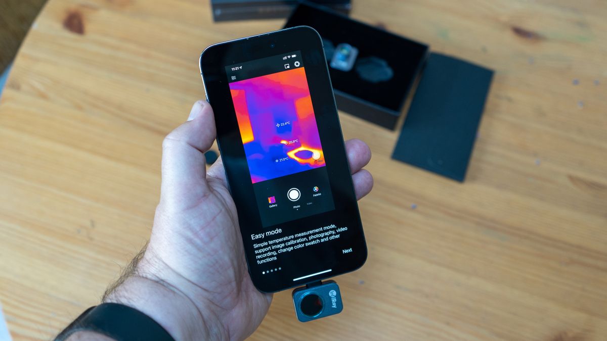 I turned my smartphone into a thermal imaging camera with the InfiRay ...