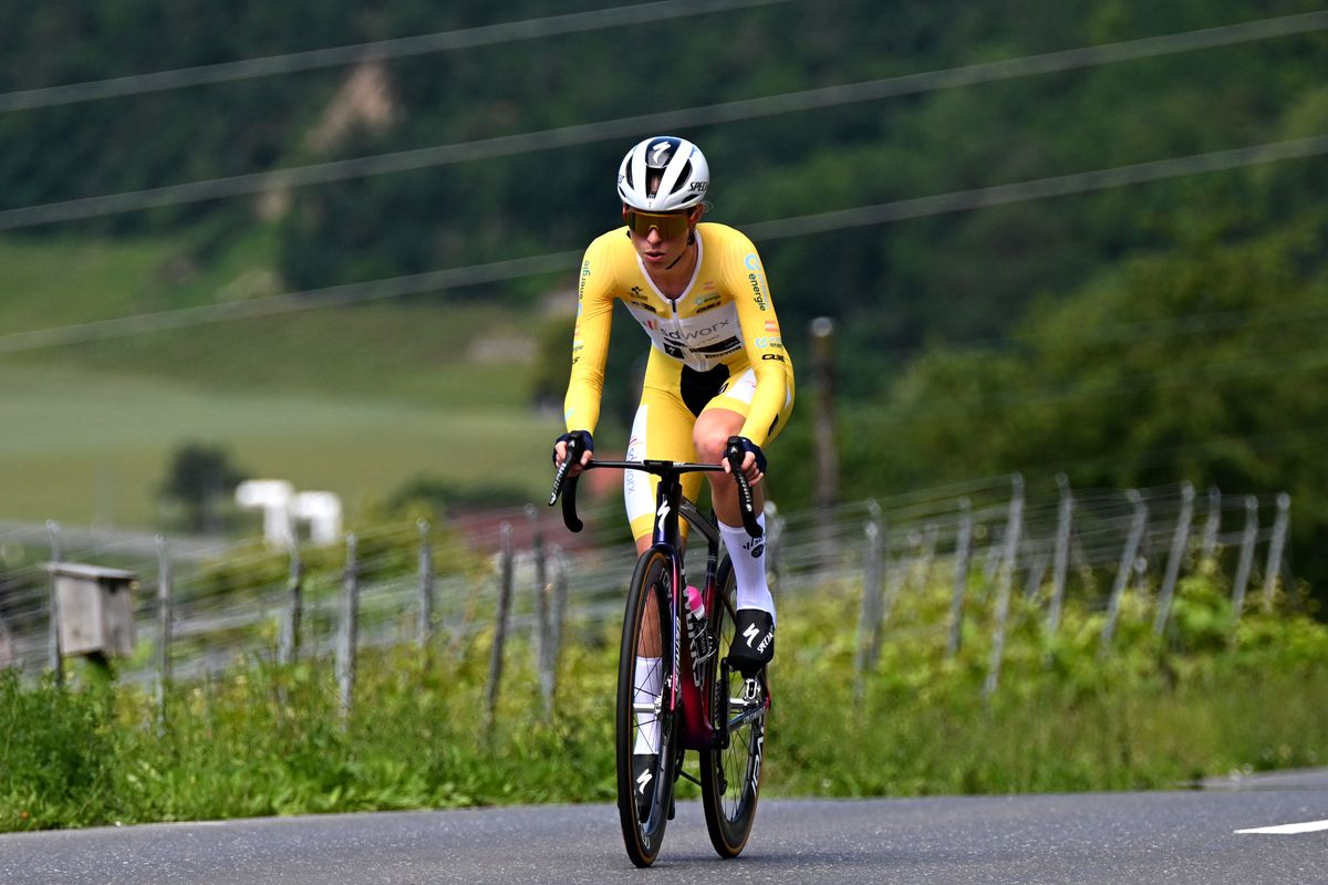 Demi Vollering wins the mountain time trial on stage 2 of the Tour de ...