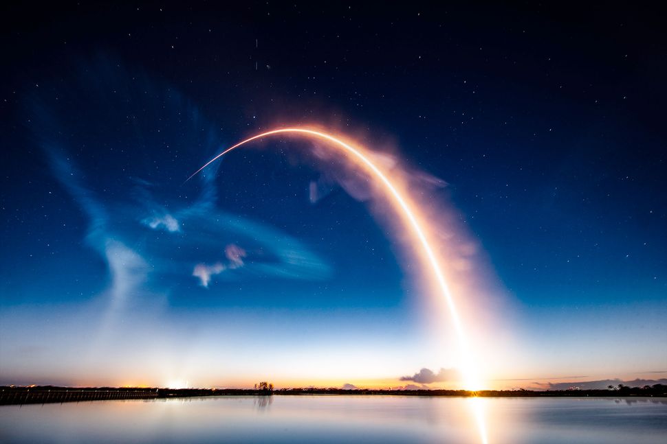 SpaceX Starlink launch creates gorgeous 'jellyfish' in predawn Florida ...