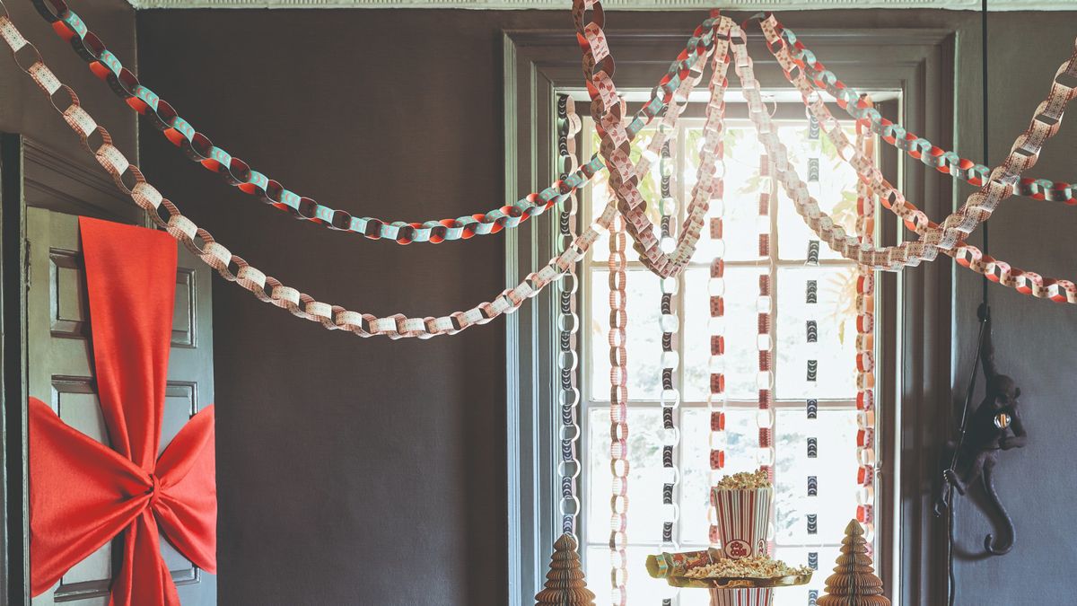 This update turns the humble paper chain into elevated Christmas decor ...