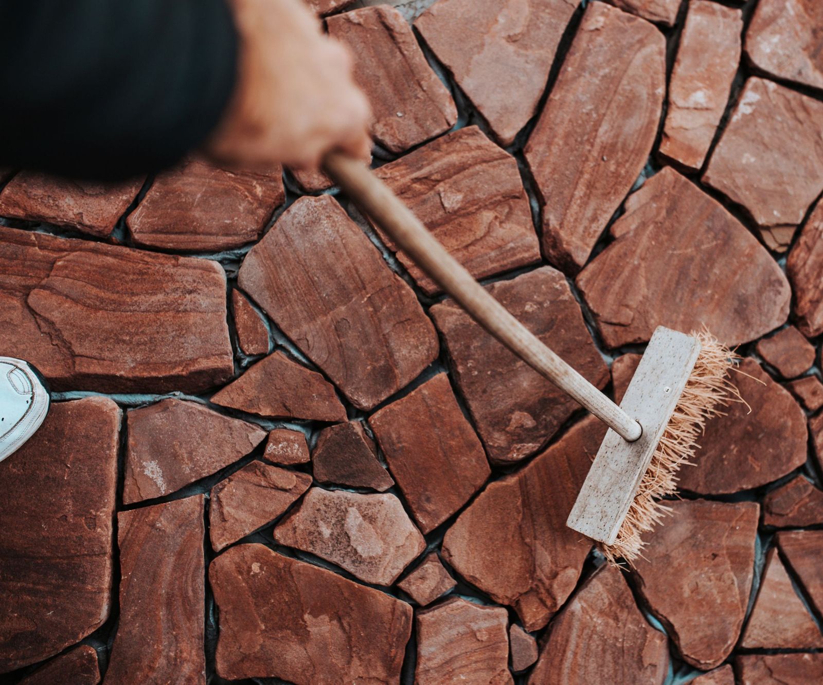 How to get rid of moss on a patio | Homes and Gardens