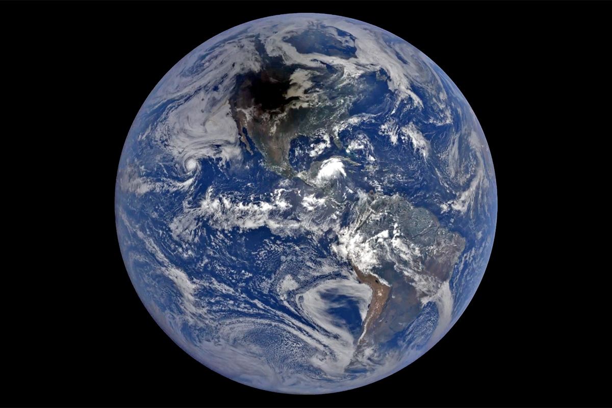 The Most Amazing 2017 Total Solar Eclipse Photos Taken From Space | Space