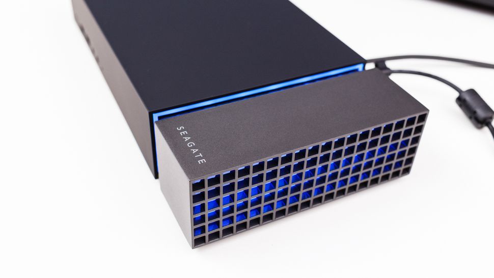 Seagate FireCuda Gaming Dock (4TB) Review: Dock-Full of Storage | Tom's ...