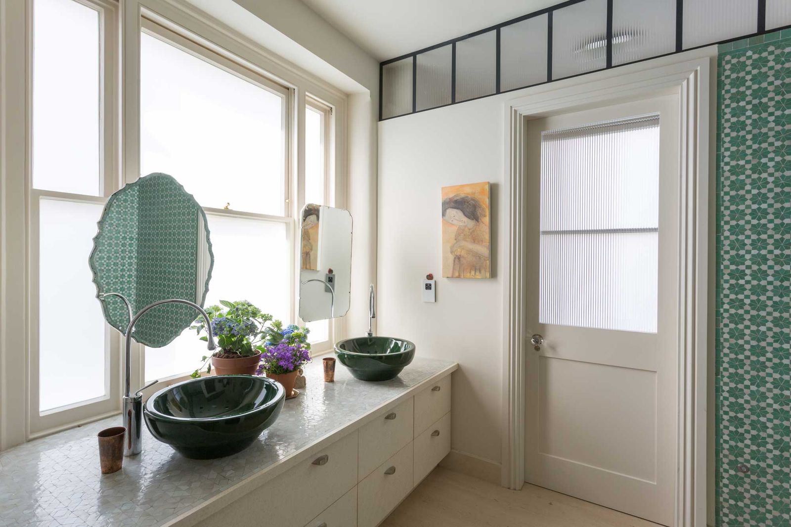Should you put a mirror in front of a bathroom window? | Livingetc