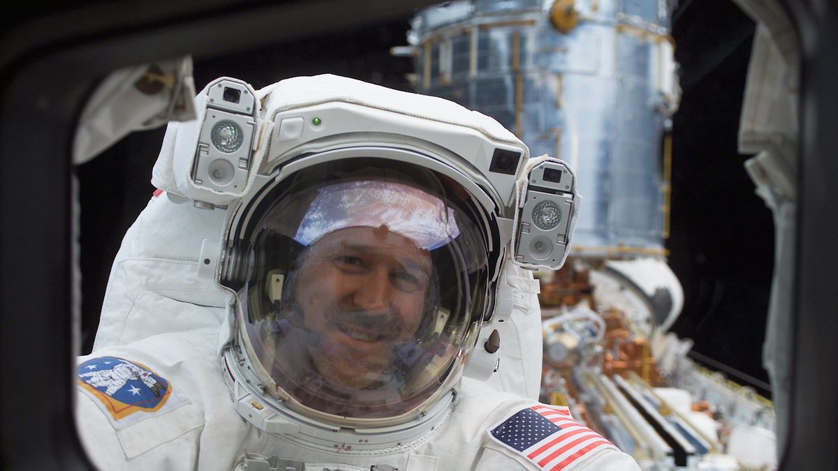 How the Hubble Telescope became the 'Energizer bunny of spacecraft ...