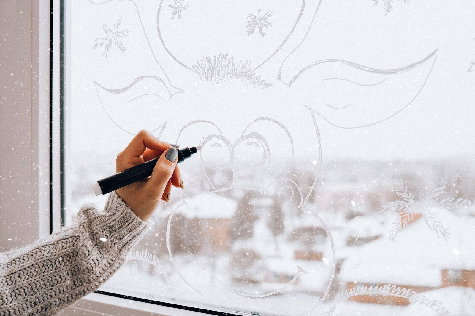 Window painting ideas for Christmas to make you feel festive | Livingetc