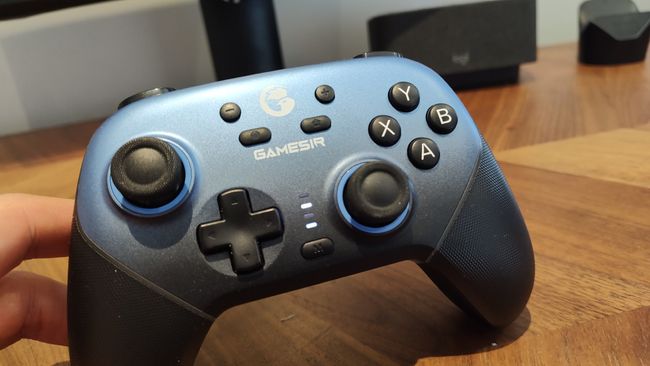Hyperkin announces Xbox 'Competitor' controller modeled after PS5 ...