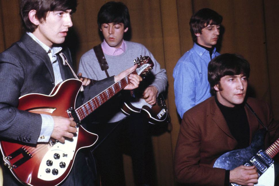 All You Need to Know About John Lennon's Favorite Rickenbacker Model ...