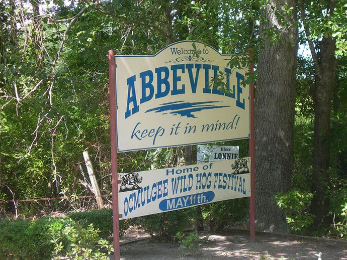 17 town welcome signs you won't see anywhere else | The Week