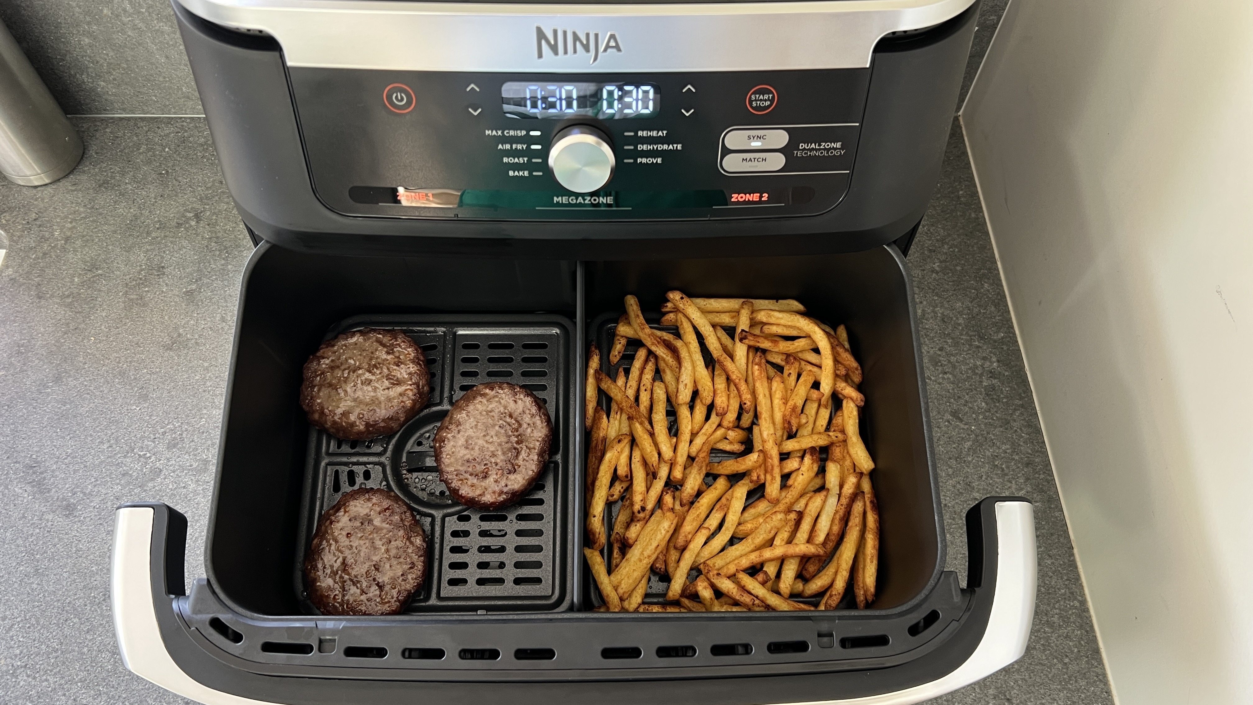 Ninja Foodi 11 Quart 7-in-1 MegaZone XL FlexBasket Air Fryer review | Top Ten Reviews