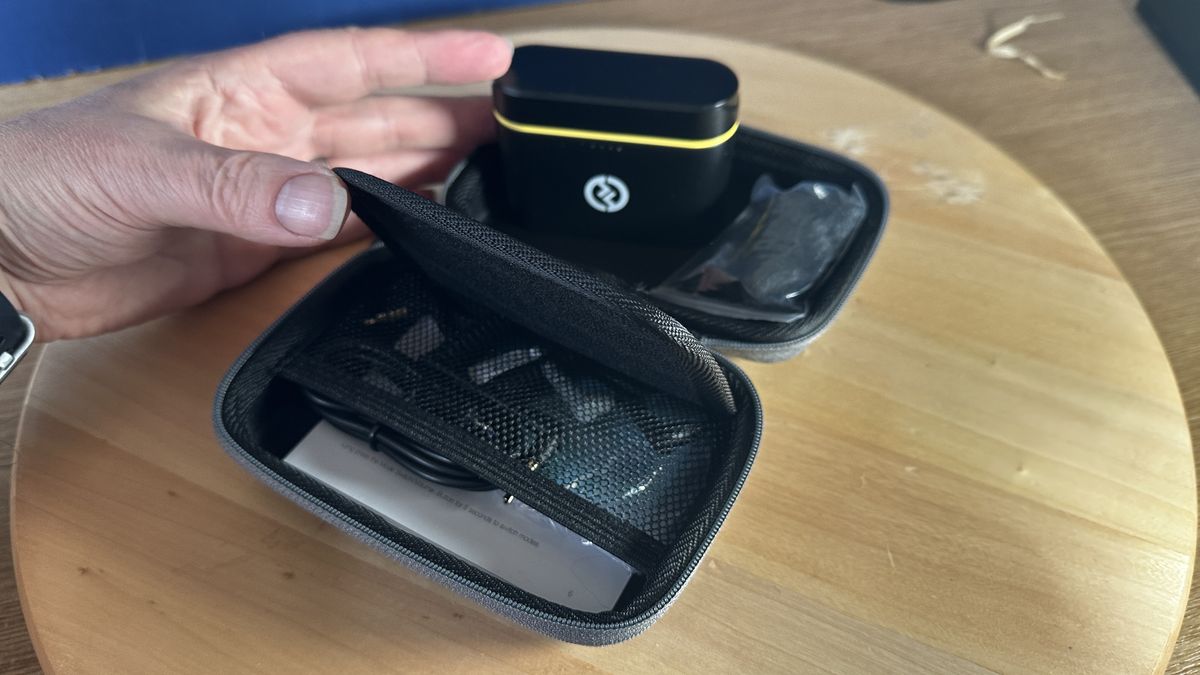 Hollyland Lark M1 Duo Digital Wireless Microphone review | Digital ...