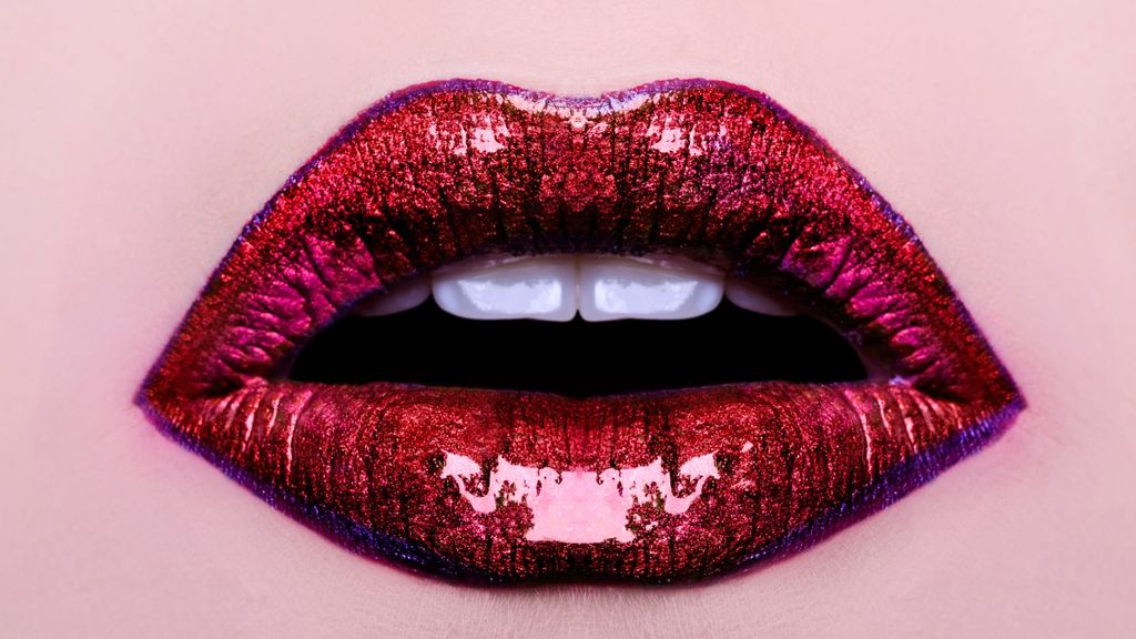 Lip wings is the new makeup trend for your biggest pout yet | My ...