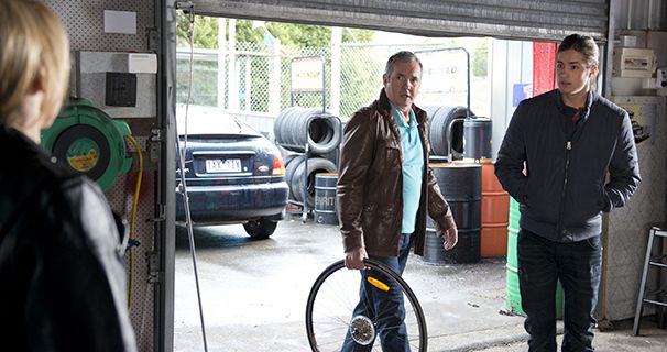 Steph Scully is back in Neighbours! | Neighbours | Photos | What's on ...