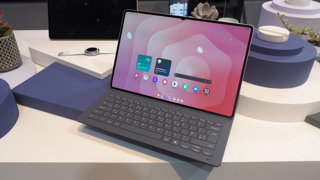 I tried Samsung's huge new tablet and need one – The Tab S11 Ultra is ...