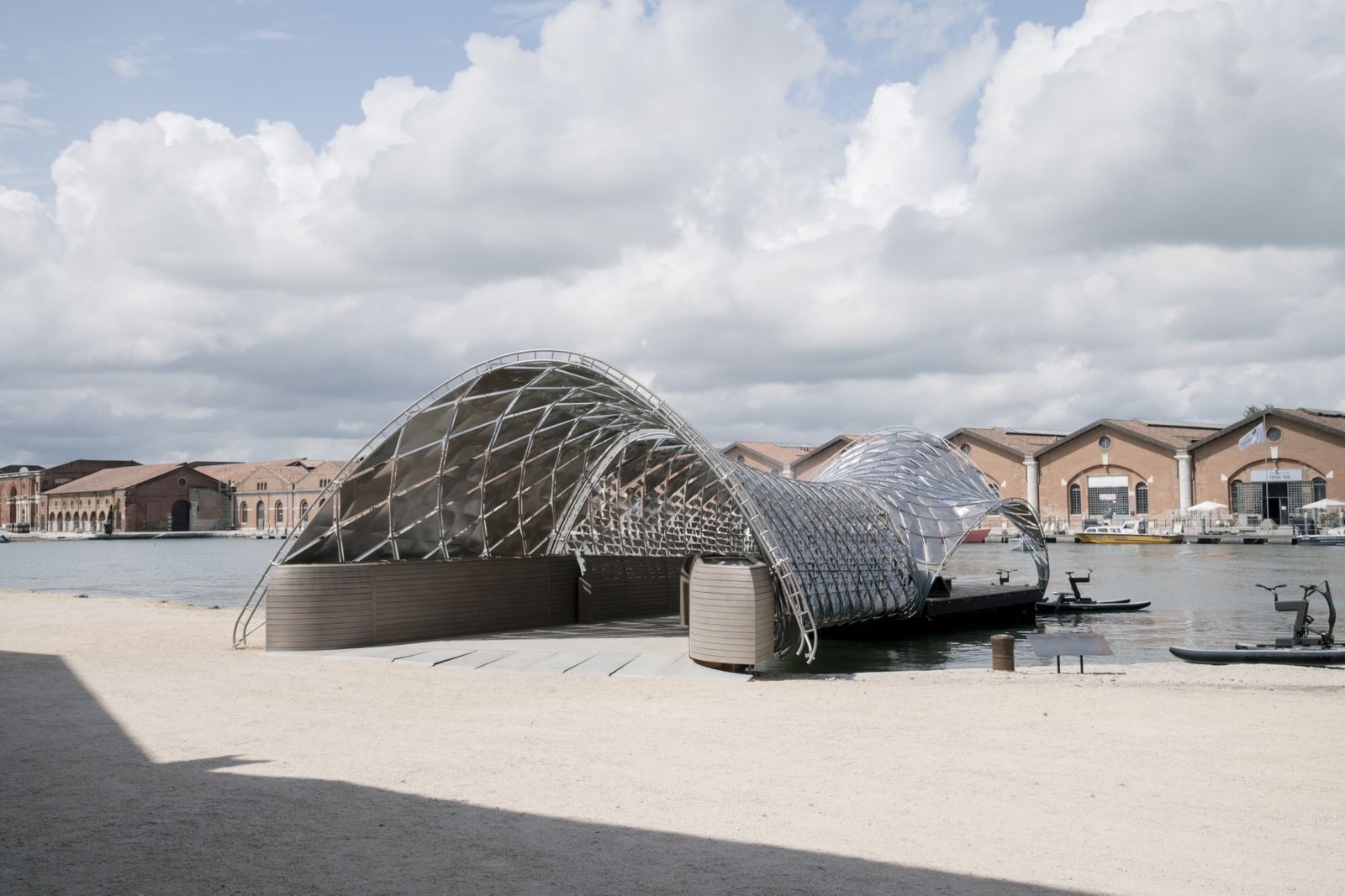 Porsche and Norman Foster Foundation rethink future of mobility ...