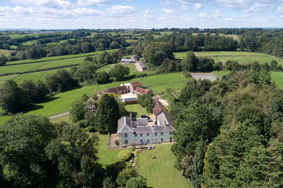 This grand Georgian home with charming stable block is every equestrian ...