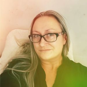 How Joanna Gaines enjoys her summer blooms long into fall