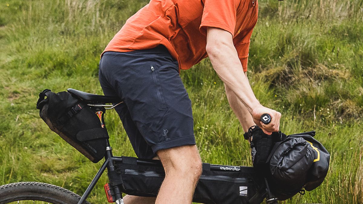 Rapha Explore Overshorts review – bikepacking baggies for big ...