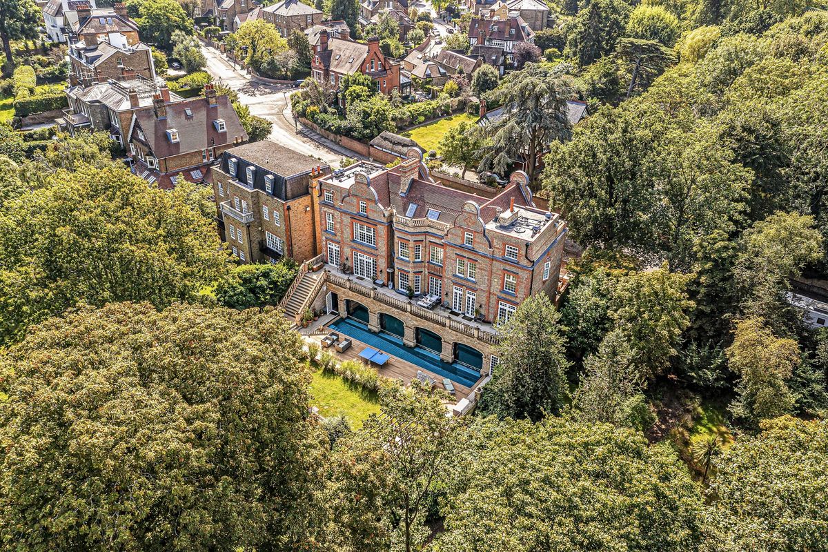 A riverside mansion with keys to south west London's secret garden ...