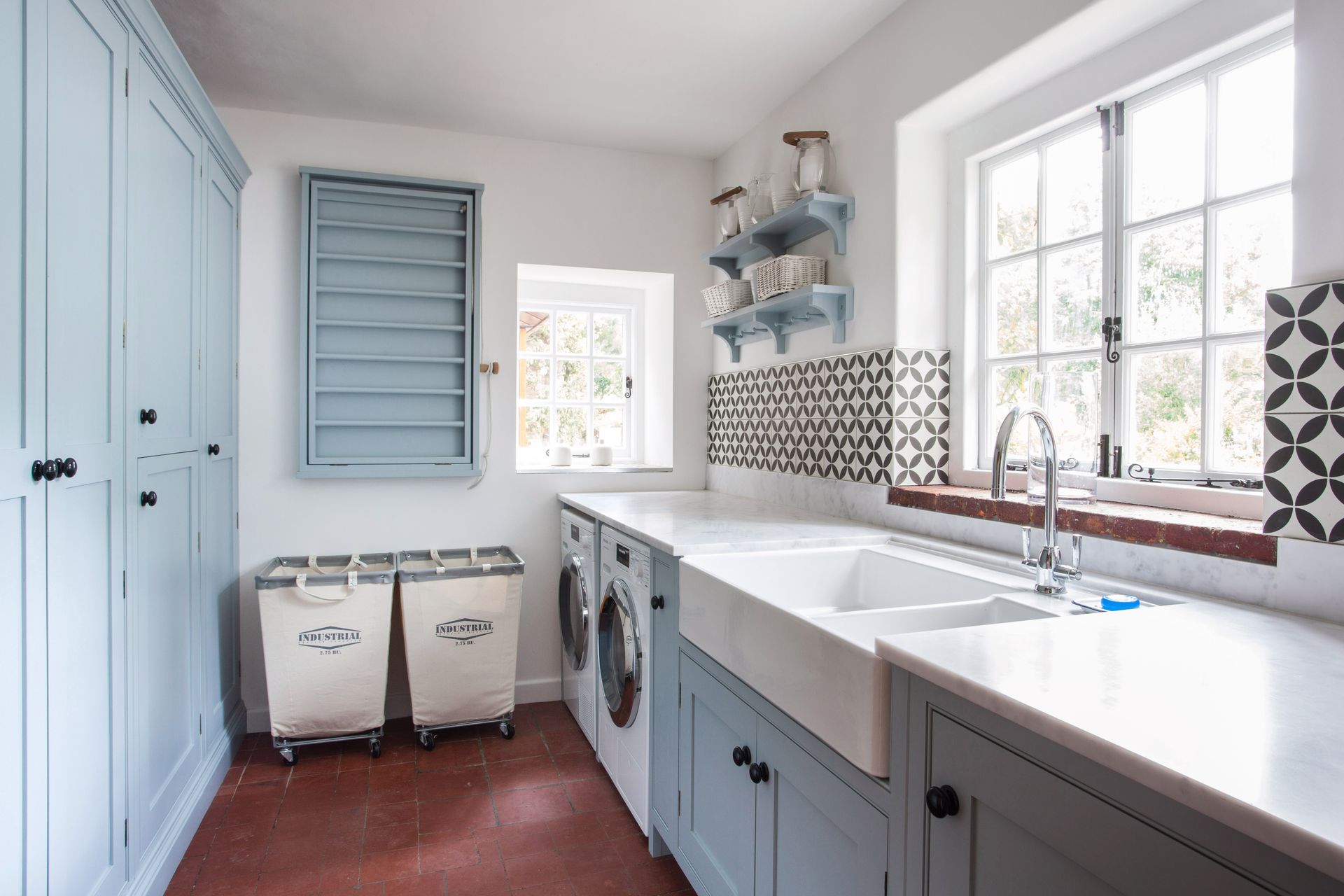 Small Utility Room Ideas: How to Use Every Inch of Space | Homebuilding