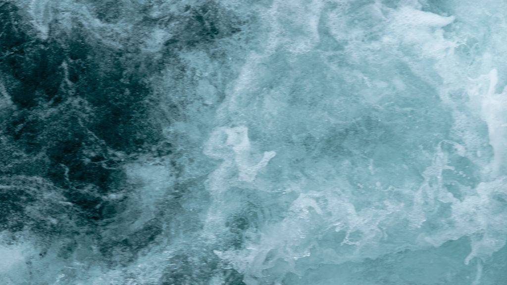 Satellites watch as record-breaking ocean waves carry a storm's power ...