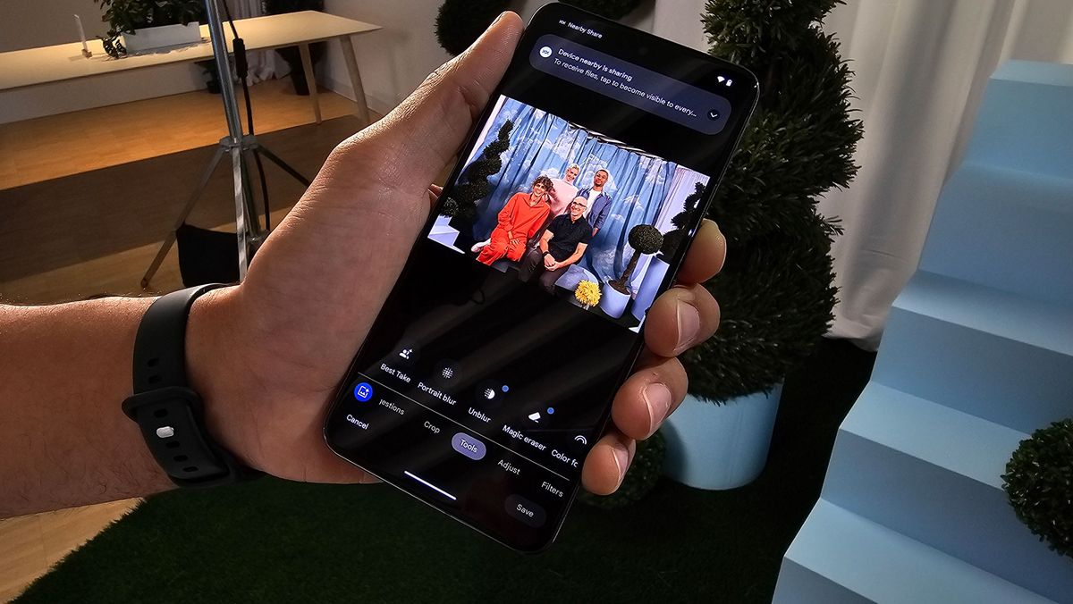 Google Pixel 8 Pro's Best Take feature will fix your group photos, and ...