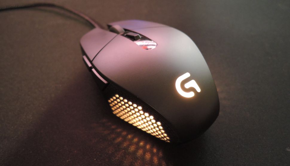 Logitech's Deadalus Apex G303 RGB-Lit Gaming Mouse, Hands On | Tom's ...