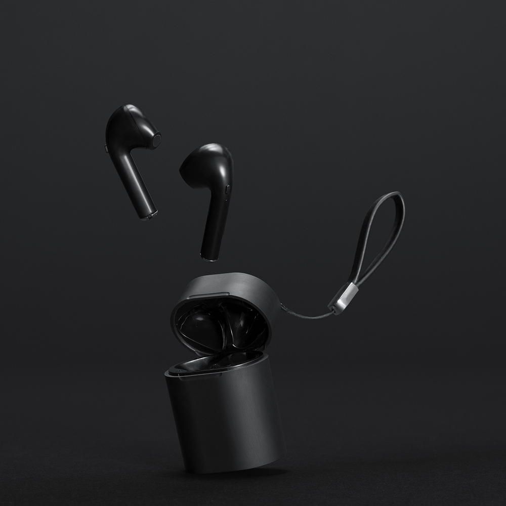 Don't get in a tangle with the new Primark wireless headphones | Ideal Home