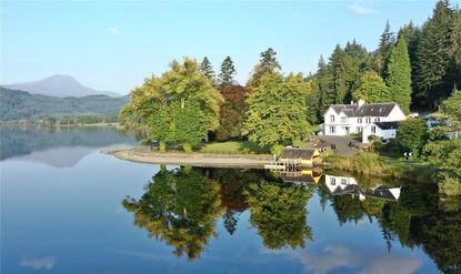 A house that comes with 3,500 acres of Loch Lomond National Park ...
