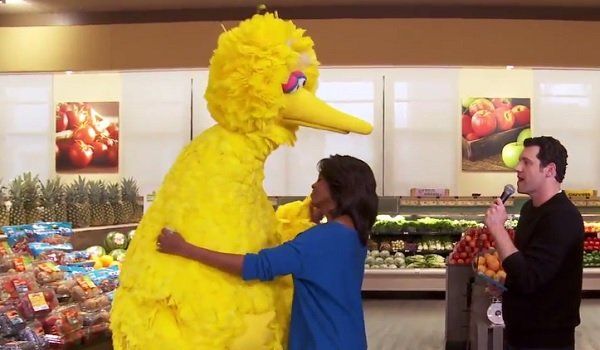 Watch Michelle Obama And Big Bird Slow Dance In Hilarious Billy On The ...