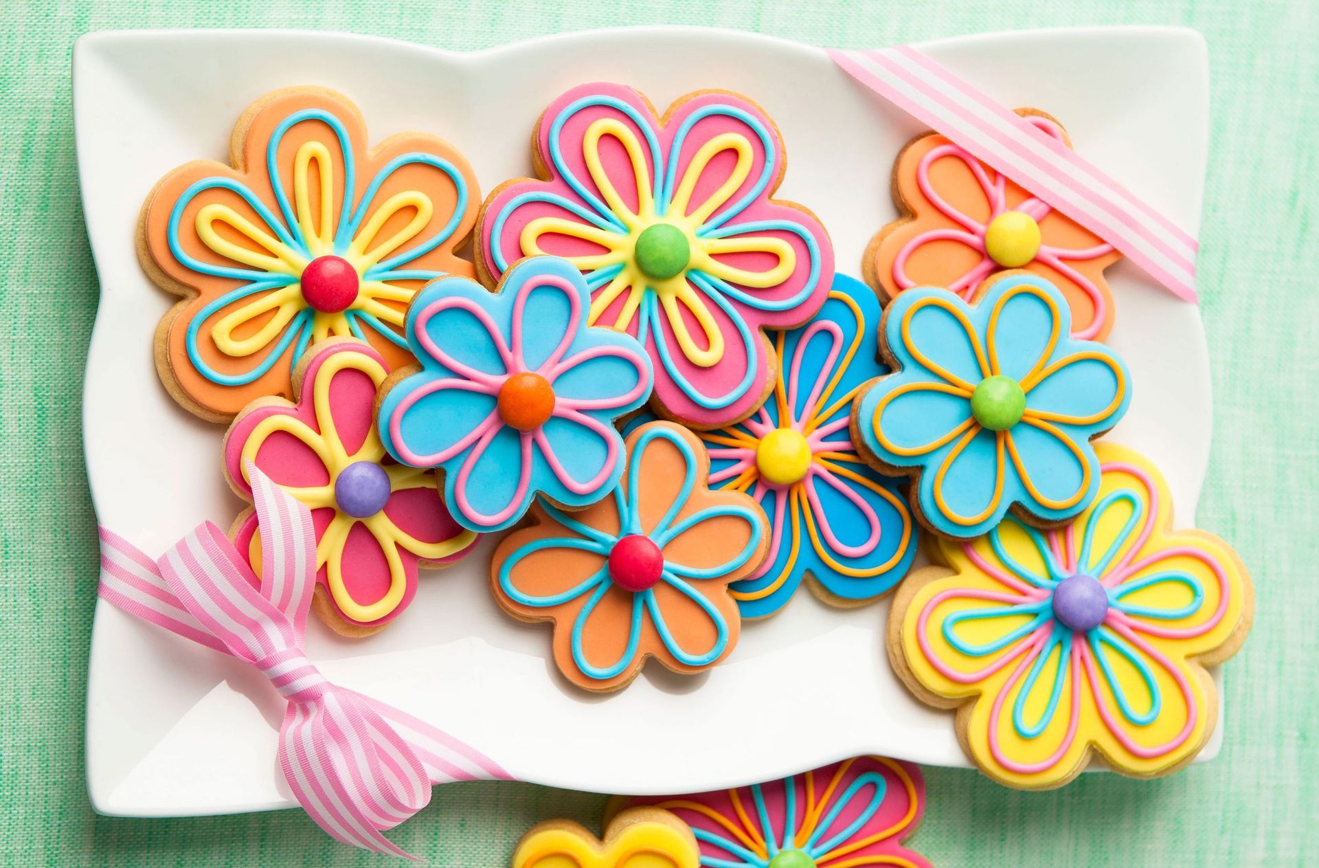 Flower cookies | Baking Recipes | GoodtoKnow