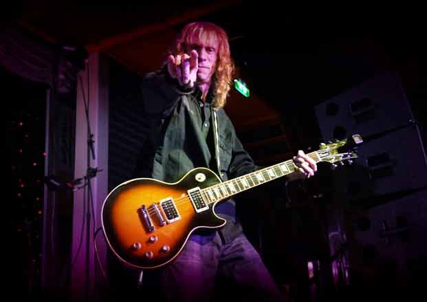 Diamond Head Premiere Career-Spanning "Diamonds" Music Video | Guitar World