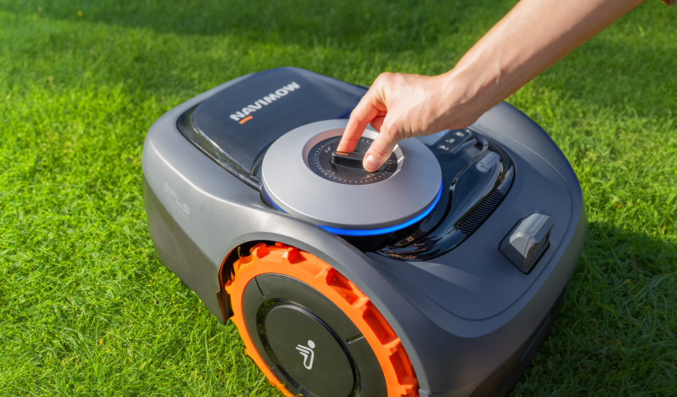 Segway's new Navimow robot lawnmower won't run over your kid's toys ...