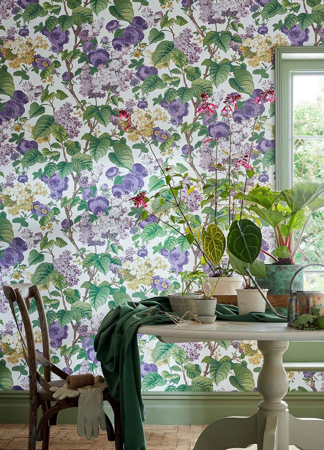 Wallpaper trends 2024: 14 new looks to update homes in style | Woman & Home