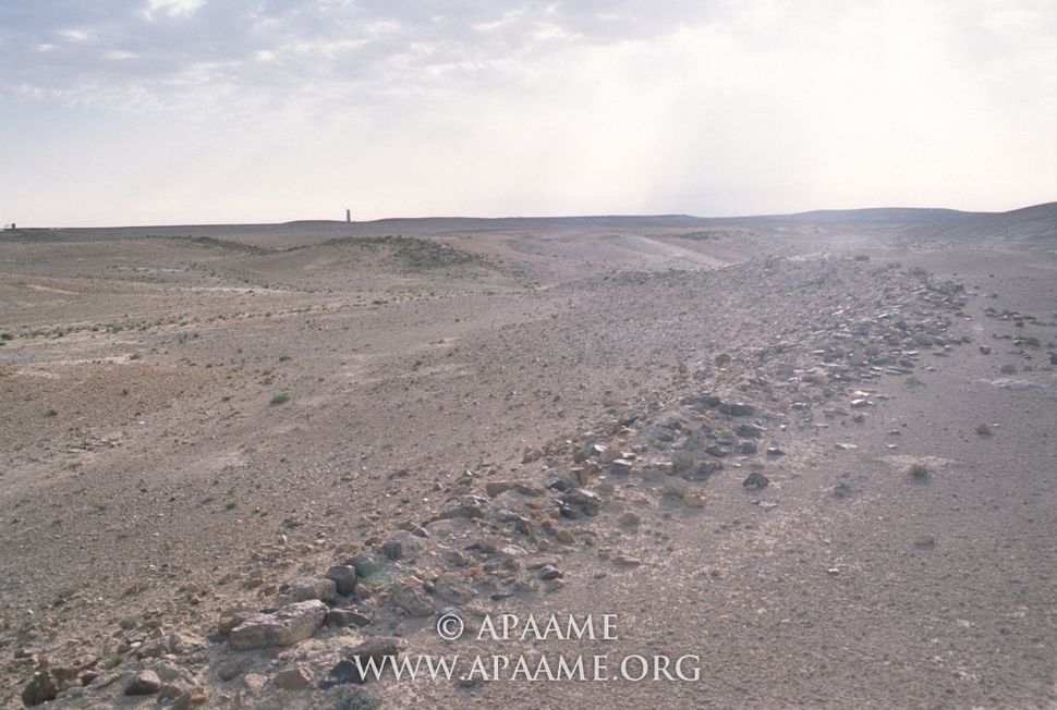 Photos: Ruins of Mysterious Wall Found in Jordan | Live Science