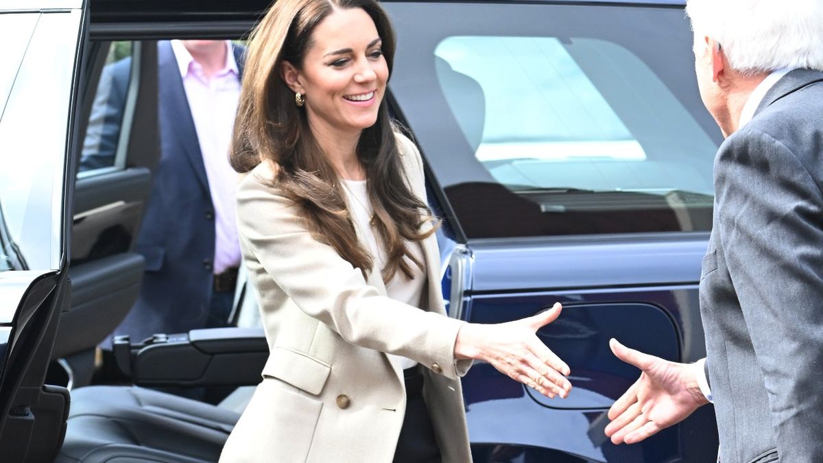 Kate Middleton's Classic, Chic Blazer Is About to Be Your New Go-To ...