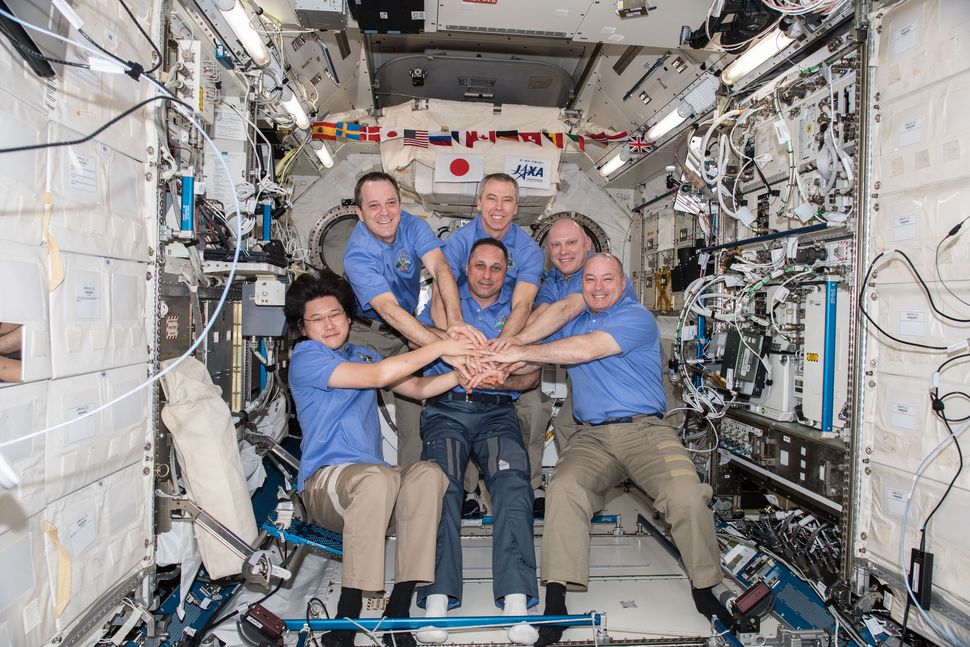 International Crew Coming Home from Space Station Early Sunday: Watch ...