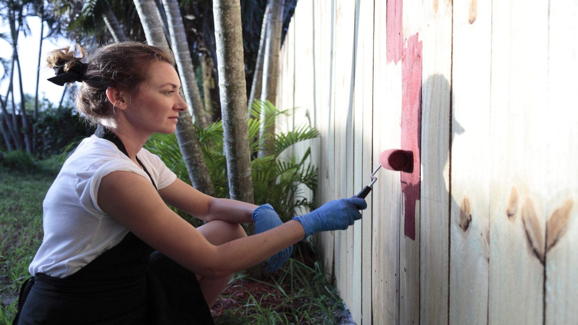How to Paint a Fence: Tips for an Even, Long-Lasting Finish | Homebuilding